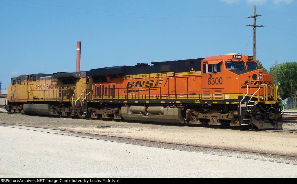 BNSF 6300 tied down BNSF empty coal train power